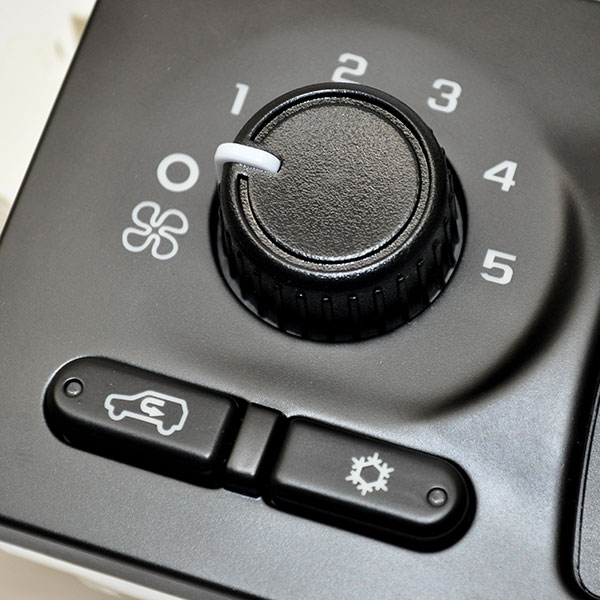 2003 GM Truck HEATER CONTROL WITH A/C AND REAR WINDOW DEFROSTER ...